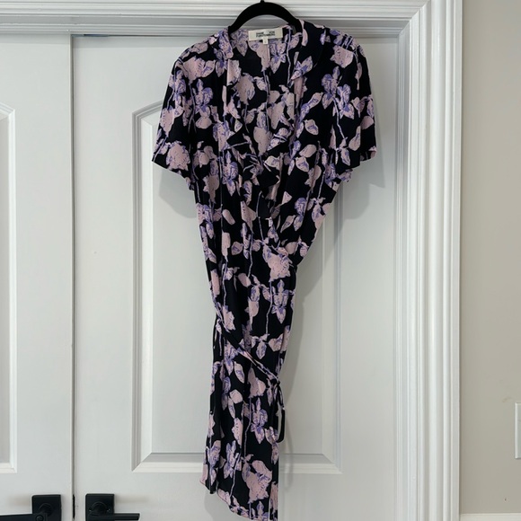 Diane Von Furstenberg | Dresses | Gorgeous Dvd Pure Silk Floral Wrap ...
